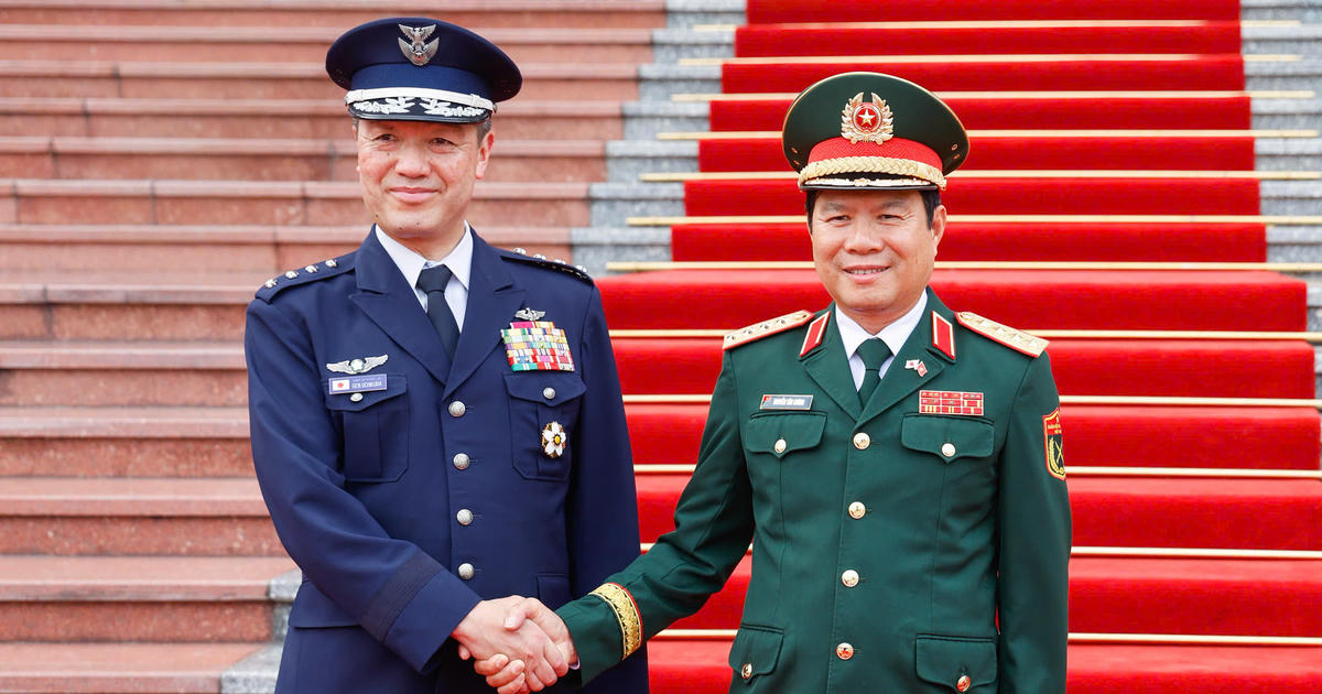 Đại tướng Nguyễn Tân Cương chủ trì lễ đón, hội đàm với Tham mưu trưởng ...