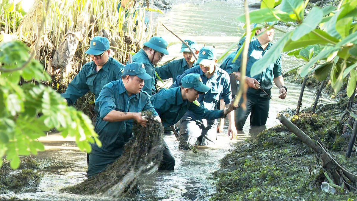Chung sức vì cộng đồng, bền sâu nghĩa tình quân - dân